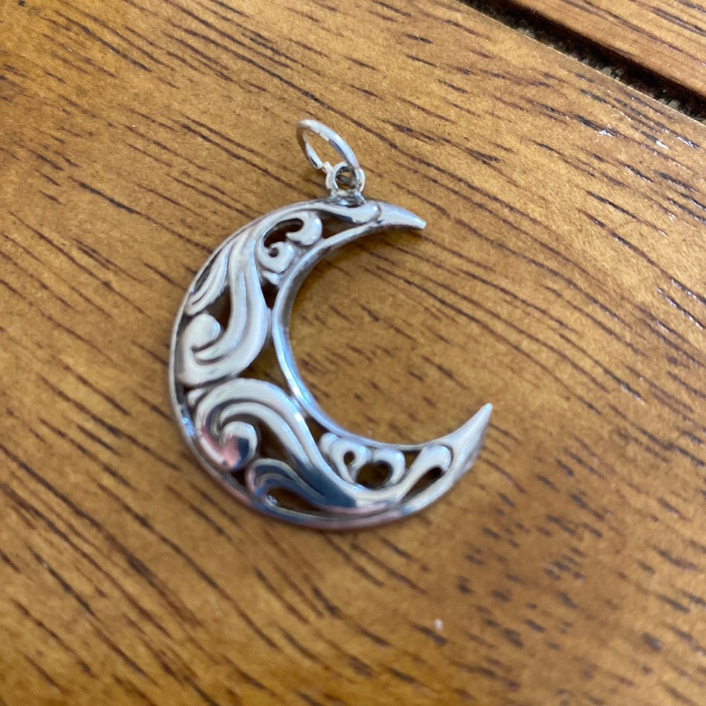 Filigree Sterling Silver Crescent Moon Pendant - Gem